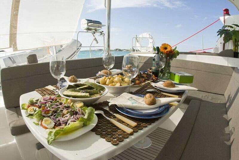 Cancun: Private Luxury Catamaran to Isla Mujeres - Exploring the Details of the Private Luxury Catamaran Tour