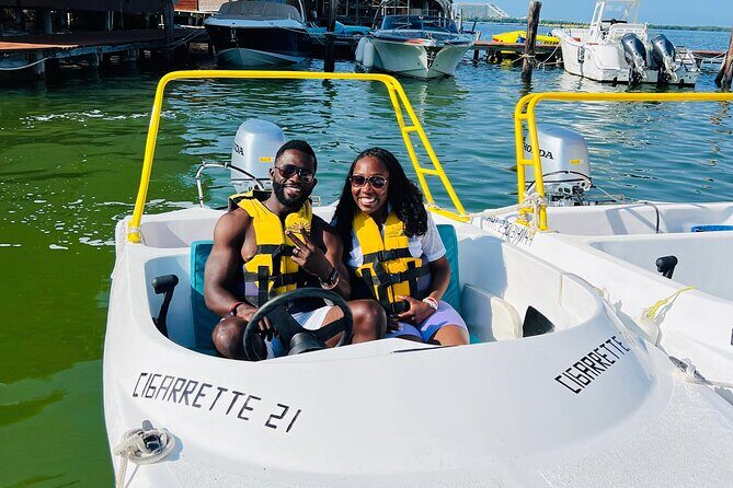 Cancun Speed Boat, Parasailing and Dolphin Beach with Transport - Who Will Love This Tour?