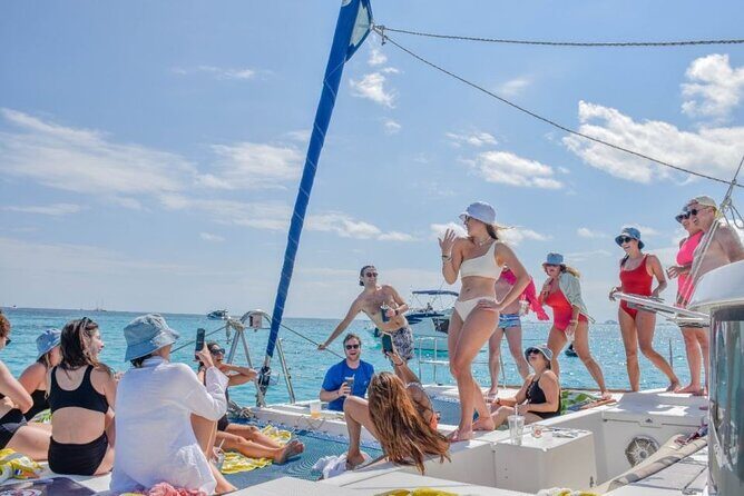 Cancun's Best: Catamaran to Isla Mujeres, Snorkeling & Drinks! - A Deep Dive into the Experience