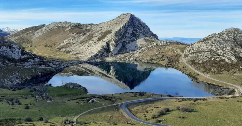 Cangas de Onís: Lakes of Covadonga Guided Tour - Authentic Experiences That Make It Stand Out