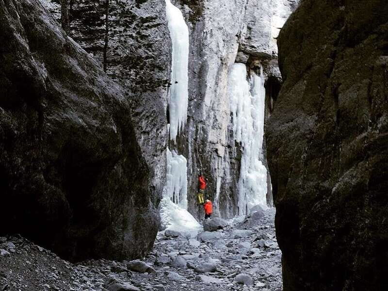 Canmore: Canadian Rockies Canyon Exploration - Discovering the Beauty of the Canadian Rockies Canyon