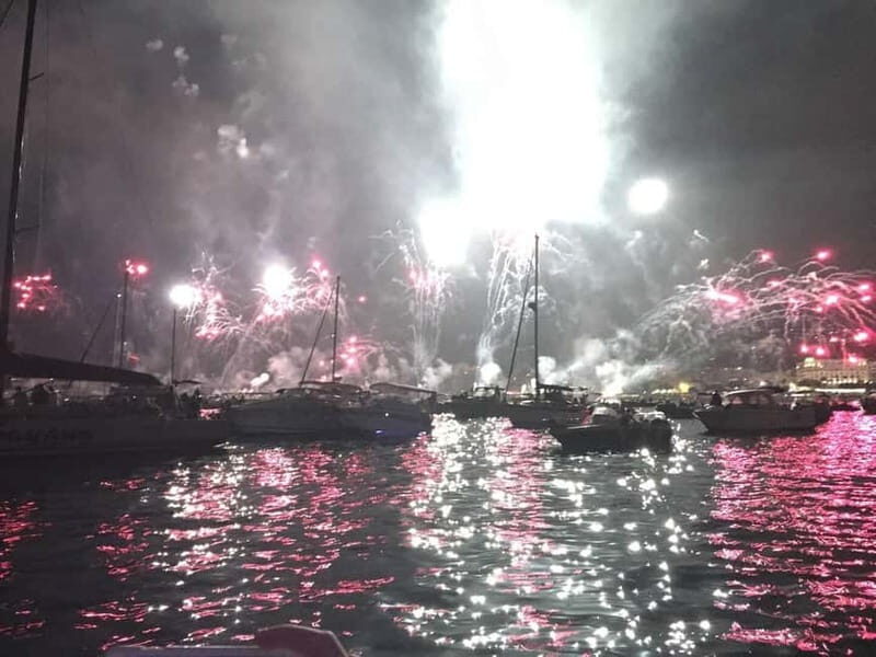 Cannes : Mandelieu Fireworks by private boat - An In-Depth Look at the Experience
