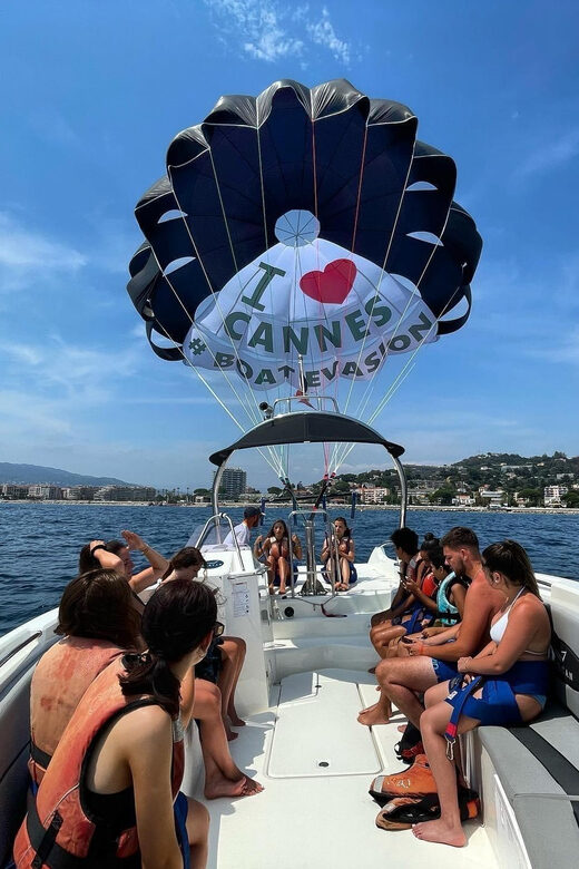 Cannes: Parasailing Experience for Couples, Family & Friends - An In-Depth Look at the Experience