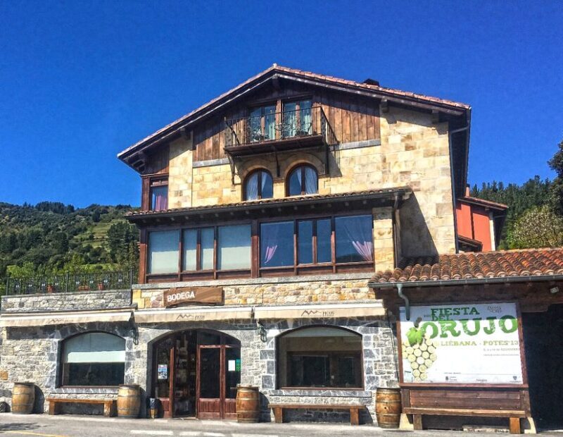 Cantabria: Wine and Liquor Tasting Guided Tour with Snacks - Detailed Breakdown of the Tour