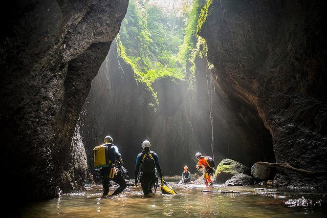 Canyoning Bali, Aling Canyon (Adventure, discovery, nature) - An Explosive Mix of Adventure and Natural Beauty
