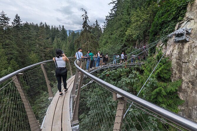 Capilano Suspension Bridge, Lynn Canyon & Capilano Hatchery Tour - FAQ