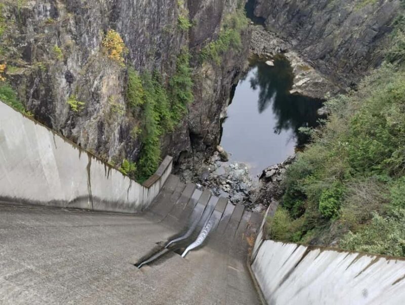 Capilano Suspension Br+Lake+Dam+Hachery/4in1/CAR/Small GROUP - Key Points