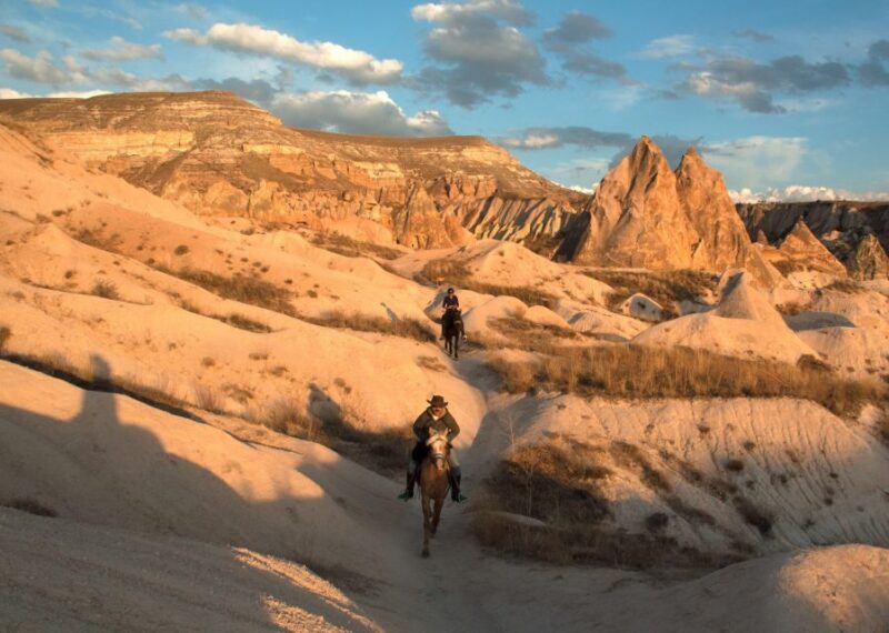 Cappadocia Göreme Horse Riding Tour 1 or 2 Hours - Key Points