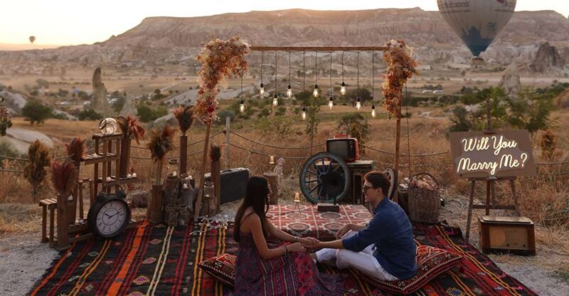 Cappadocia: Love Valley Proposal Service with Transfers - Key Points
