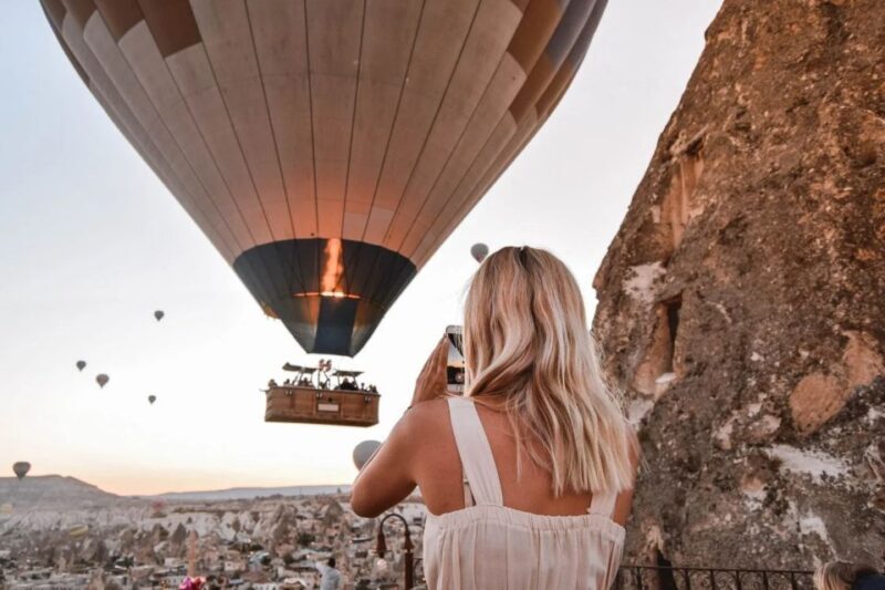 Cappadocia: Sunrise Balloon Watching Tour with Photographer - The Experience in Practice