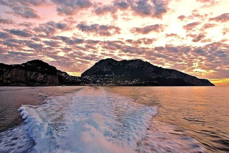 Capri: 2-Hours Sunset Boat Tour, Swimming & Dinner Option - Who Should Consider This Tour?