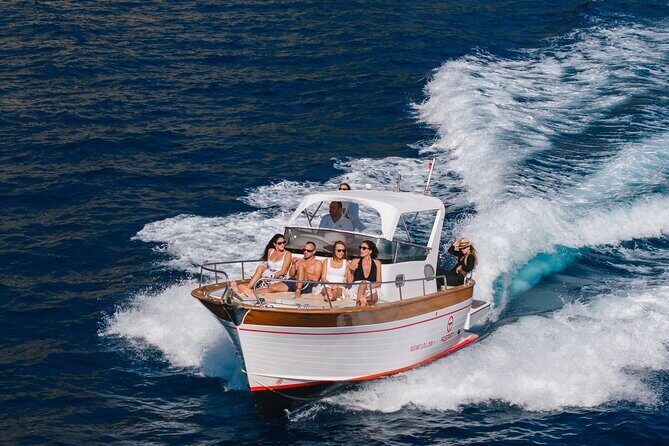 Capri and Positano Classic Private - 25ft Classic Boat - The Sum Up