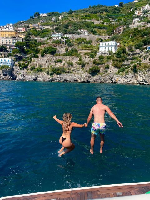 Capri: Boat tour around Capri with Faraglioni and grottos - Key Points