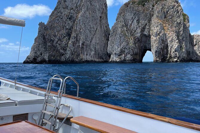 Capri Boat tour in 3 hours - FAQs