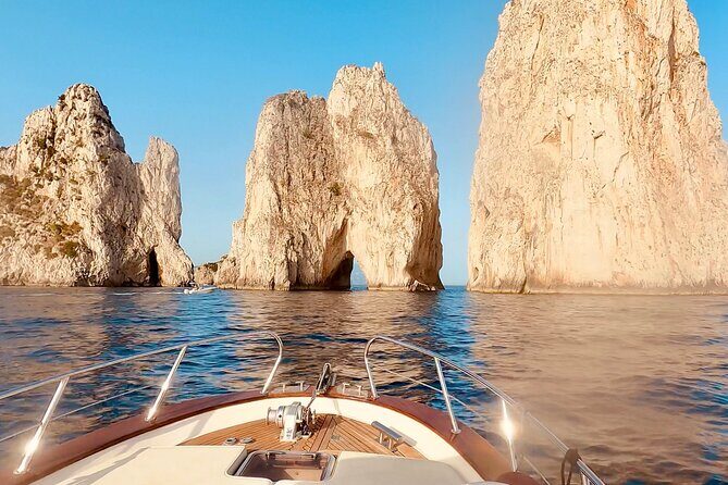 Capri by Boat private Comfortable tour - Key Points