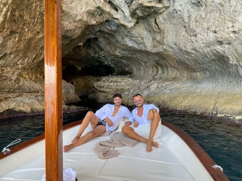 Capri: Island and Grottos Boat Cruise with Snacks and Drinks - FAQ