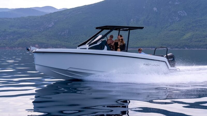 Capri Island private tour from Sorrento - Motorboat 28ft - Free Time and Lunch Options in Capri