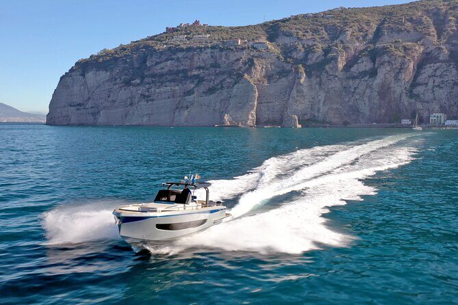 Capri Private all inclusive Boat Tour with City Exploration - What the Reviews Say