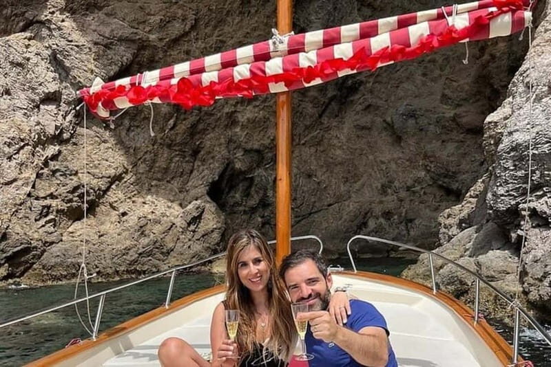 Capri Private Boat Tour from Capri (3 hours) + Blue Grotto - Key Points