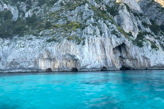 Capri Private Boat Tour with Spritz included - Key Points