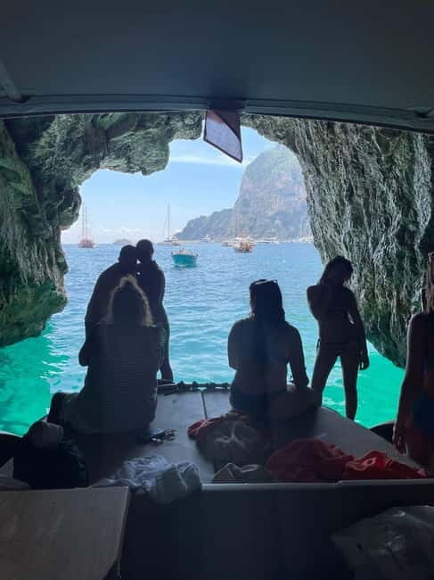 Capri: The Corners with Local Skipper and Private Boat. - Key Points