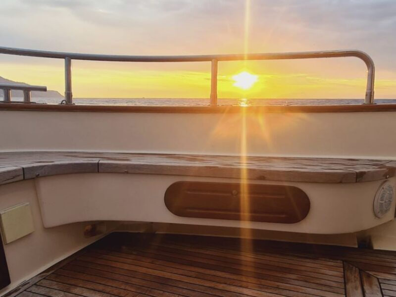 Capri: Tour of the island with caves and Faraglioni - A Practical Look at the Capri Boat Tour Experience
