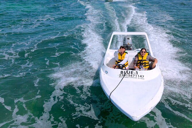 Captain Your Own Boat in Cancun - Captain Your Own Boat in Cancun: A Practical Guide to an Exciting Self-Driving Boat Adventure