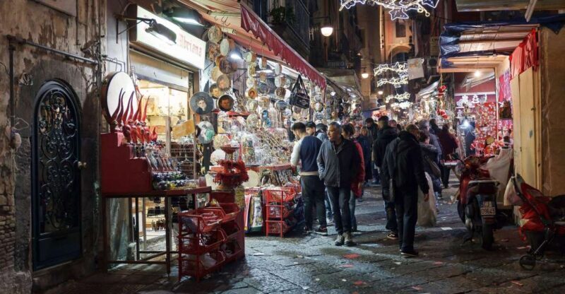 "Capturing the Magic": Explore the Naples Christmas Market - The Guide and Group Dynamics