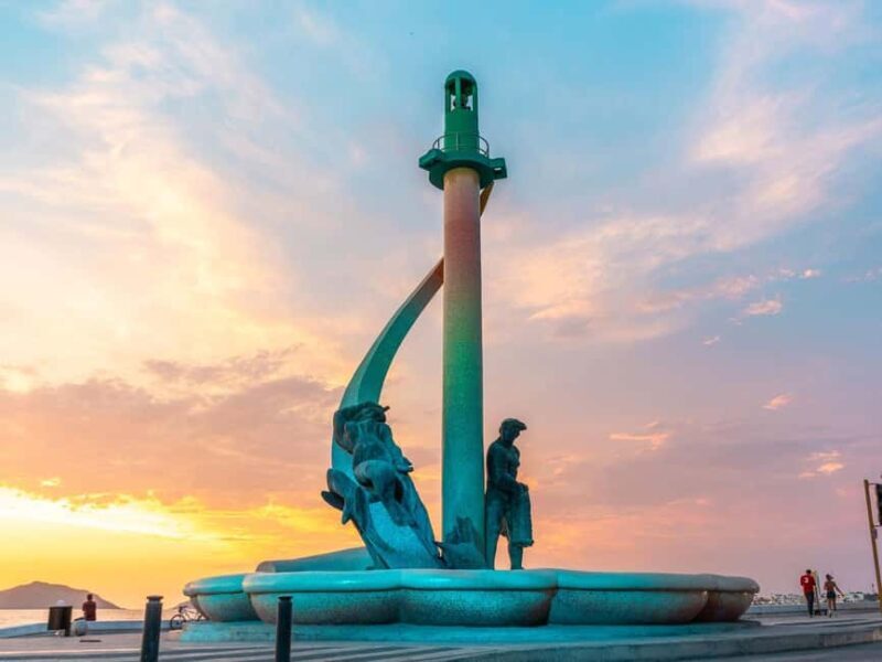 Car and walking tour of Mazatlán - Exploring the Malecón and Its Sculptures