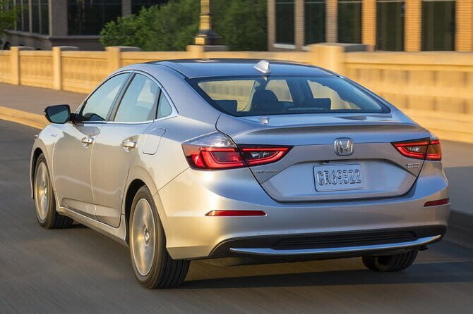 Car From Airport, Negombo and Colombo to Any City in Sri Lanka - The Comfort and Convenience of a Private Ride