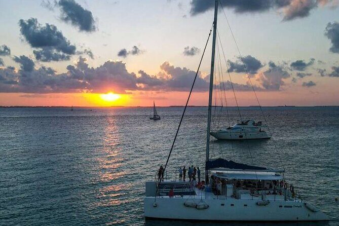 Caribbean Sunset to Isla Mujeres - The Experience: Atmosphere, Views, and Practicalities
