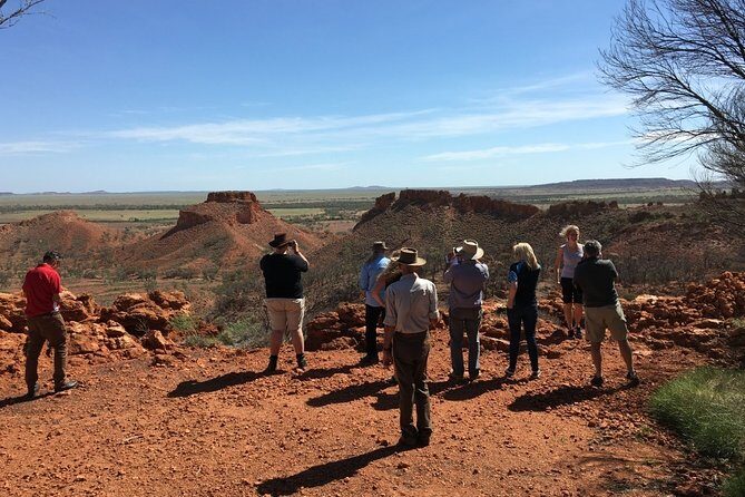 Carisbrooke Station and Dinosaur Stampede Day Tour - Summary: Is This Tour Right for You?