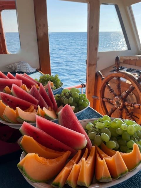 Carloforte e Isola di S. Pietro, tour on a yacht with lunch - Summing Up: Is This Tour Right for You?
