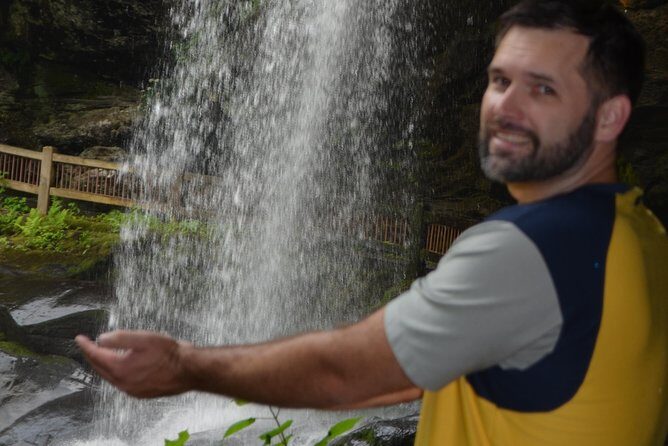Carolina Waterfalls and Highlands Private VIP Boutique Tour - Key Points