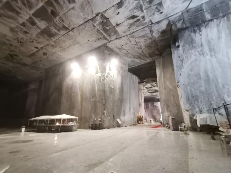 Carrara Marble-Day-Tour - enjoy fun, music and food-tasting - The Ancient Quarries and Archaeological Insights