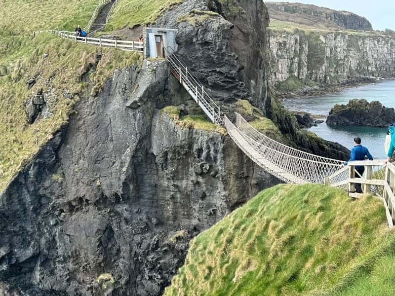 Carrick A Rede Ropebridge & Giants Causeway Private Tour - Key Points