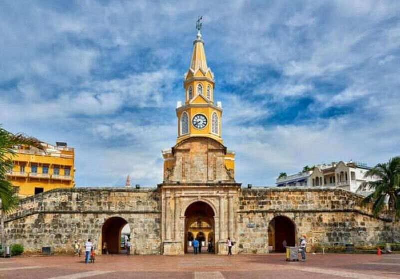 Cartagena: BILINGUAL CITYTOUR + SAN FELIPE CASTLE & Old city - Introduction