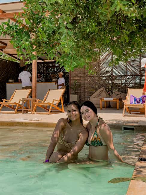 Cartagena: Rosario Islands Day Tour with Snorkel & Lunch - Transportation and Group Size