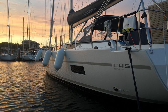Cascais Private Luxury Sunset 2h Cruise with a drink - The Experience Onboard