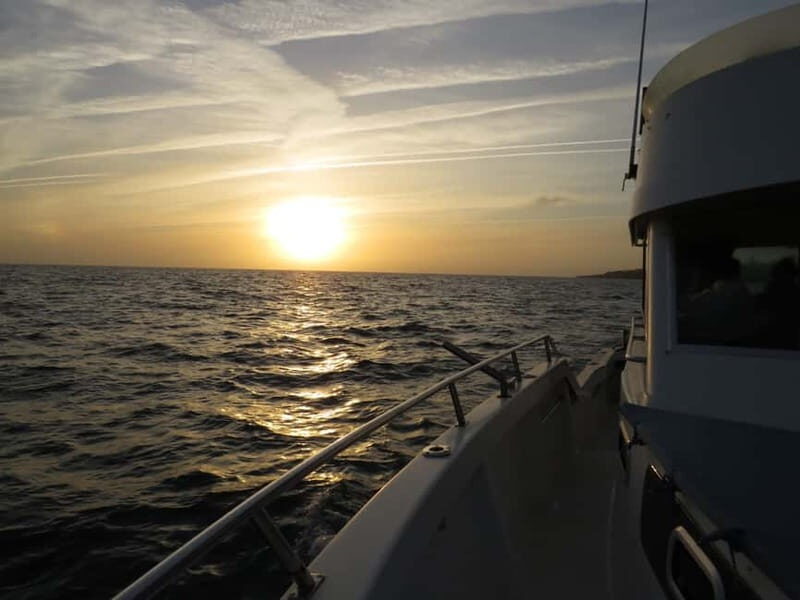 Cascais: Sunset Boat Trip with Welcome Drinks - What the Reviews Tell Us