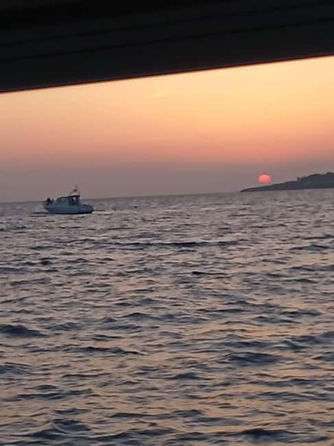 Cascais: Sunset Boat Trip with Welcome Drinks - The Value Proposition