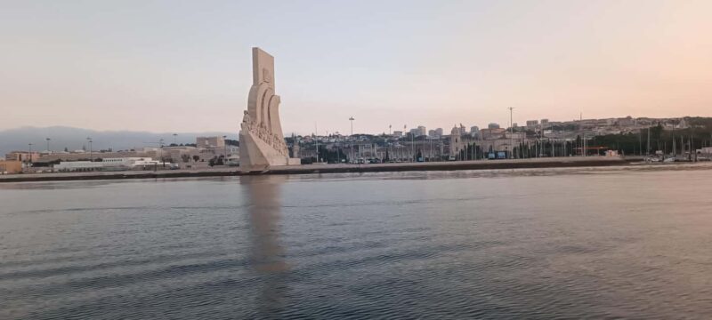 Cascais: Sunset Cruise to Lisbon with Open Bar - FAQ