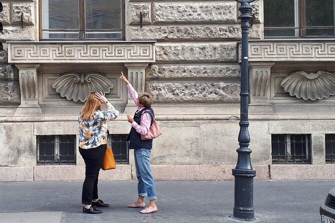 Castle district walk with legends - Who Will Love This Tour?