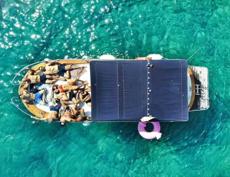 CASTRO-MALEPASSO: 3H CAVES BOAT TOUR WITH APERITIVE - Key Points