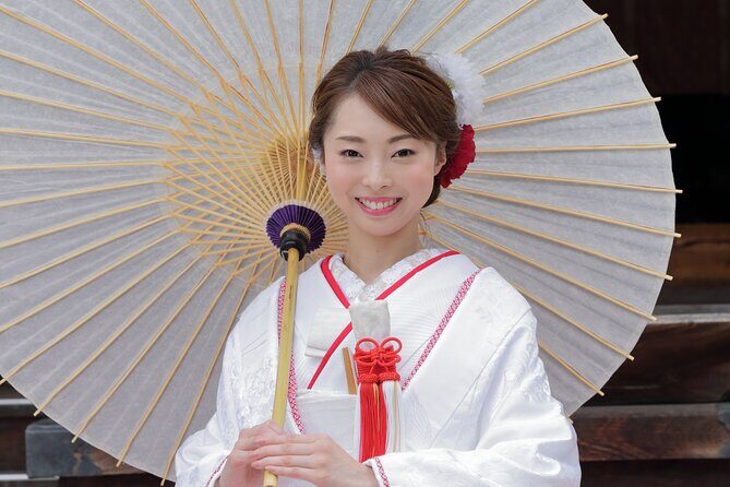 Casual Japanese Bride and Groom Kimono Fitting Experience - Introduction