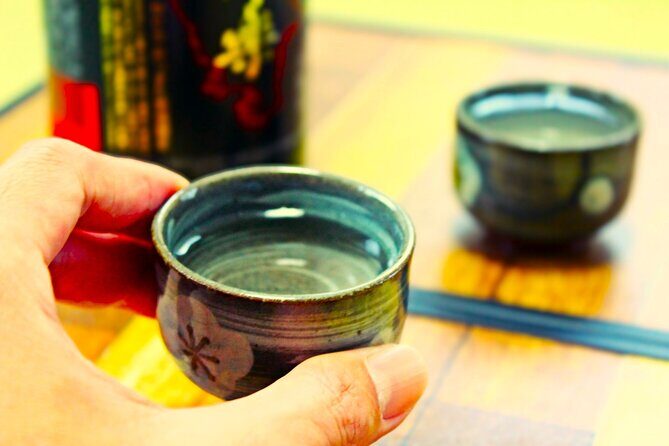 Casual Japanese SAKE tasting and snack experience in Kabukicho - An in-depth look at the sake tasting experience