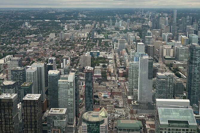 Casual Tour of Toronto by Land, Sky and Sea - A Closer Look at the Experience