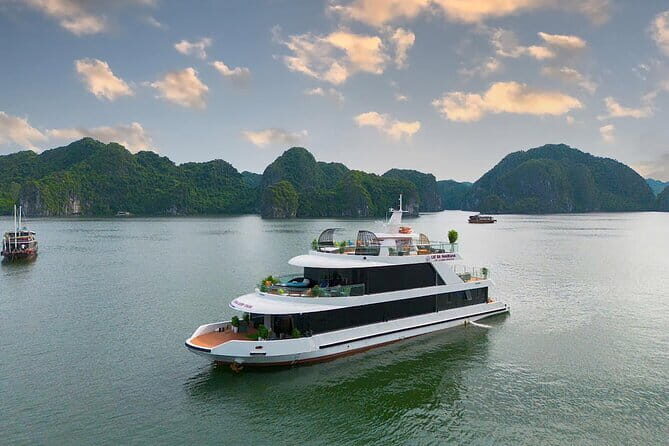 Cat Ba: Breathtaking Lan Ha Bay Sunset on D'Charme Luxury Cruise - An In-Depth Look at the Tour Experience