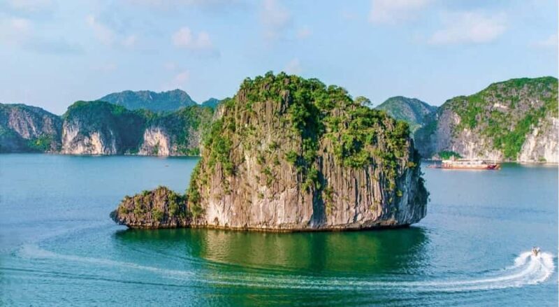 Cat Ba: Lan Ha and Ha Long Bay Boat Tour with Kayaking, Cave - What Makes This Tour Stand Out?