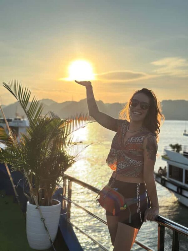 Cat Ba : Lan Ha Bay Boat Tour , Monkey Island and Sunset - An Introduction to the Tour Experience